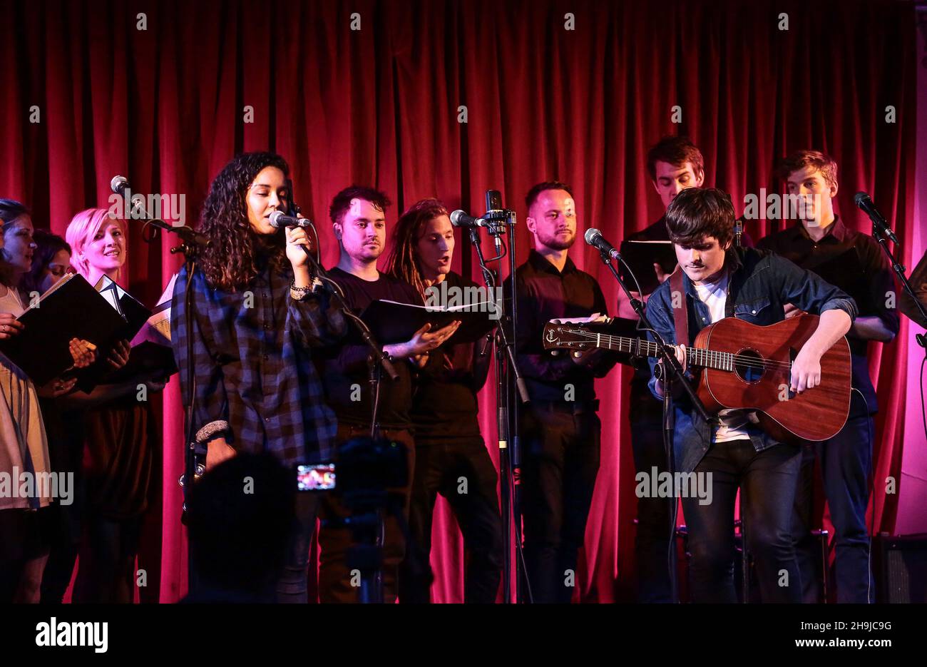 Tom speight singer hi-res stock photography and images - Alamy