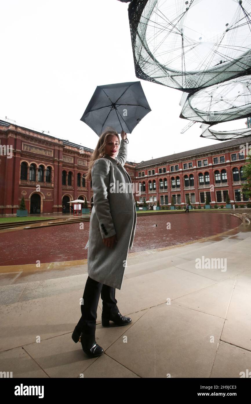 V&A reveals a new garden installation created by robots. Called Elytra ...