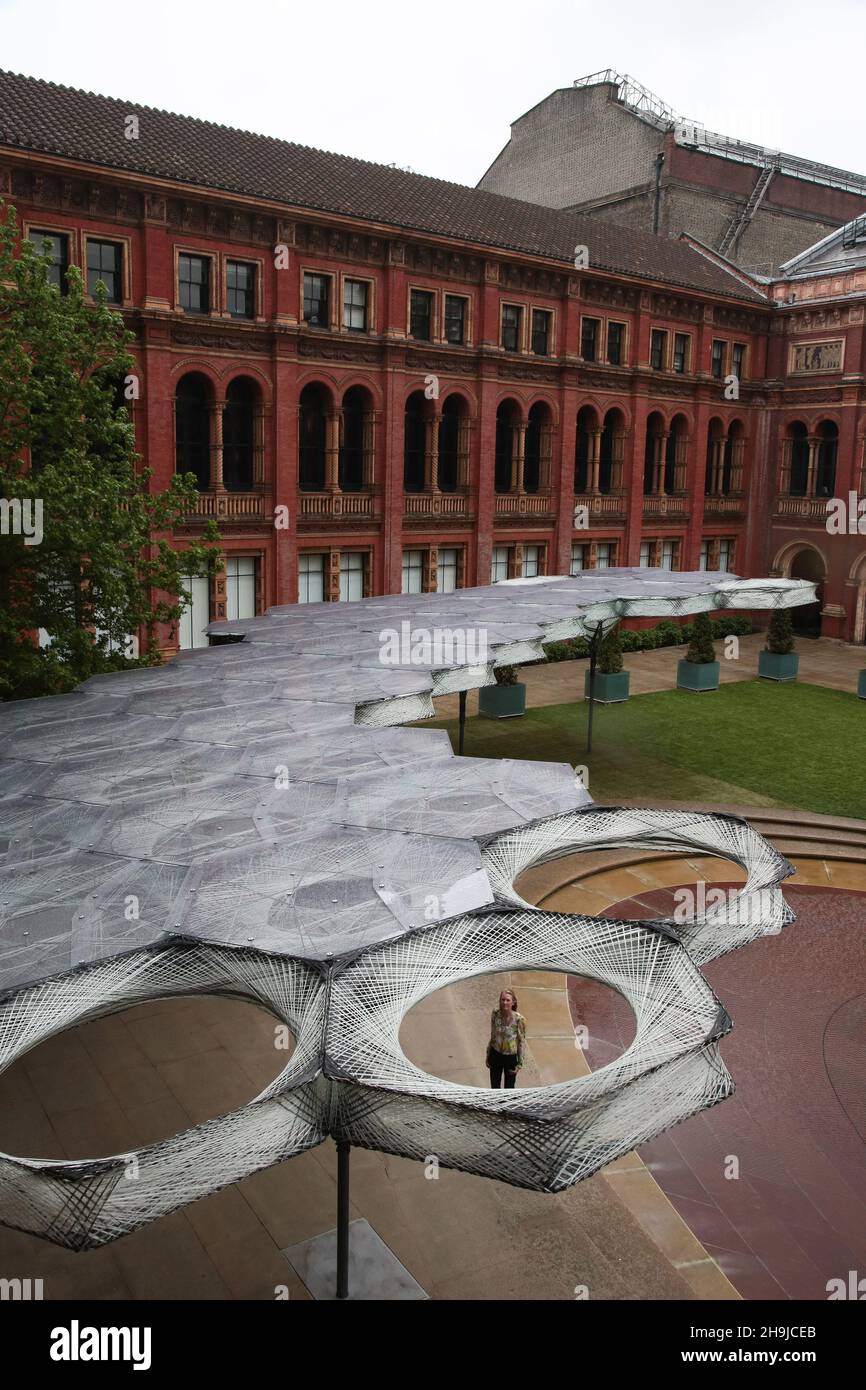 V&A reveals a new garden installation created by robots. Called Elytra ...