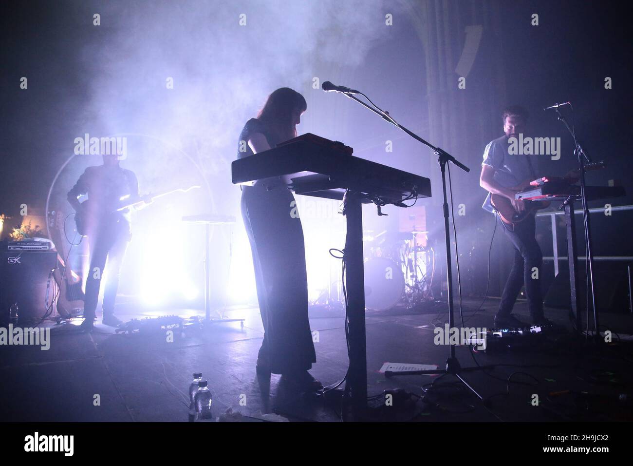 Oh wonder singer hi-res stock photography and images - Alamy