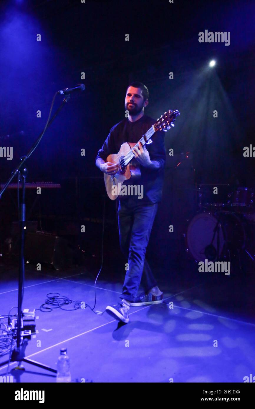 Gig audience ballroom hi-res stock photography and images - Alamy