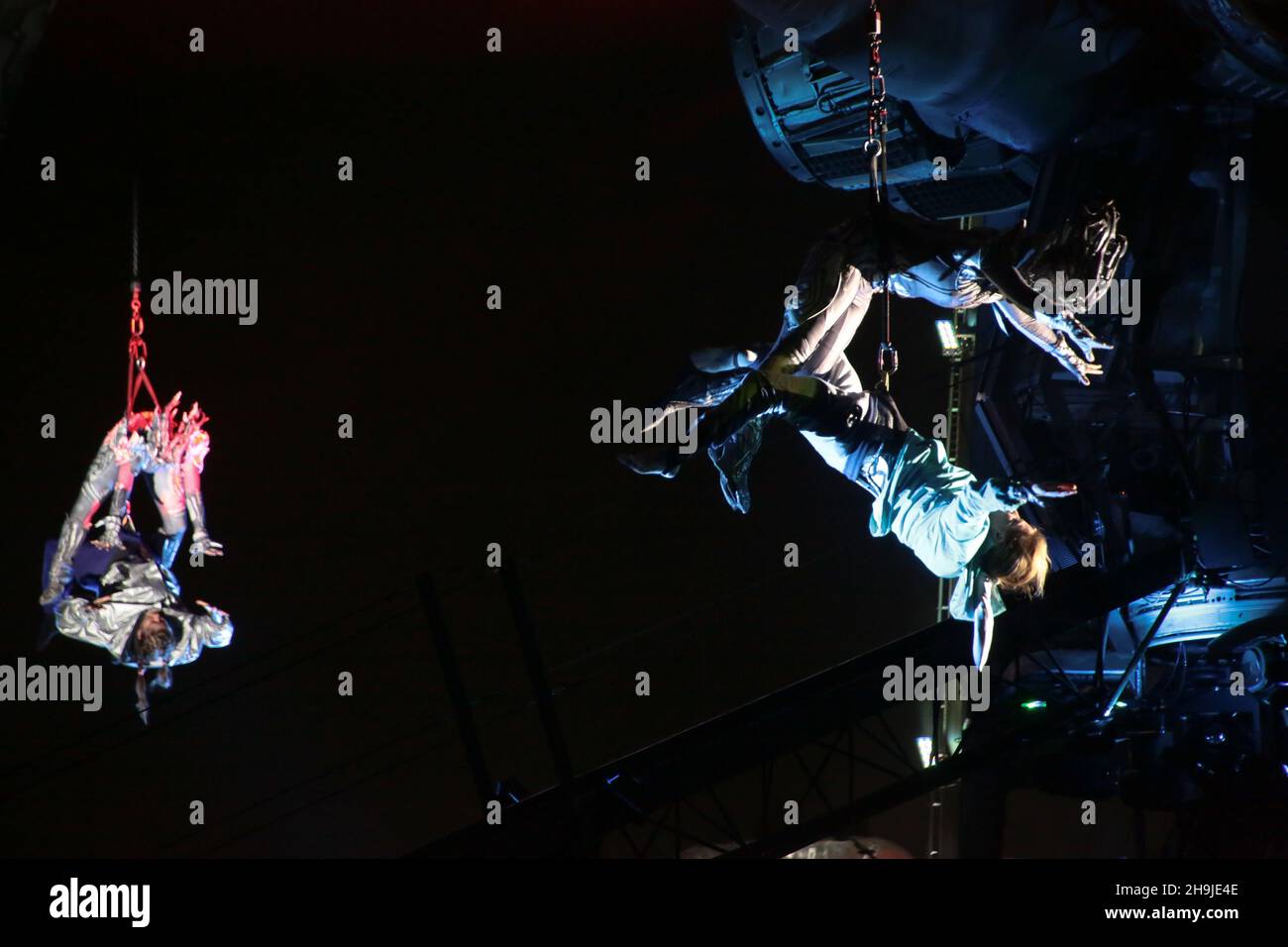 Actors performing in Arcadia's Metamorphosis show at the 2016 ...