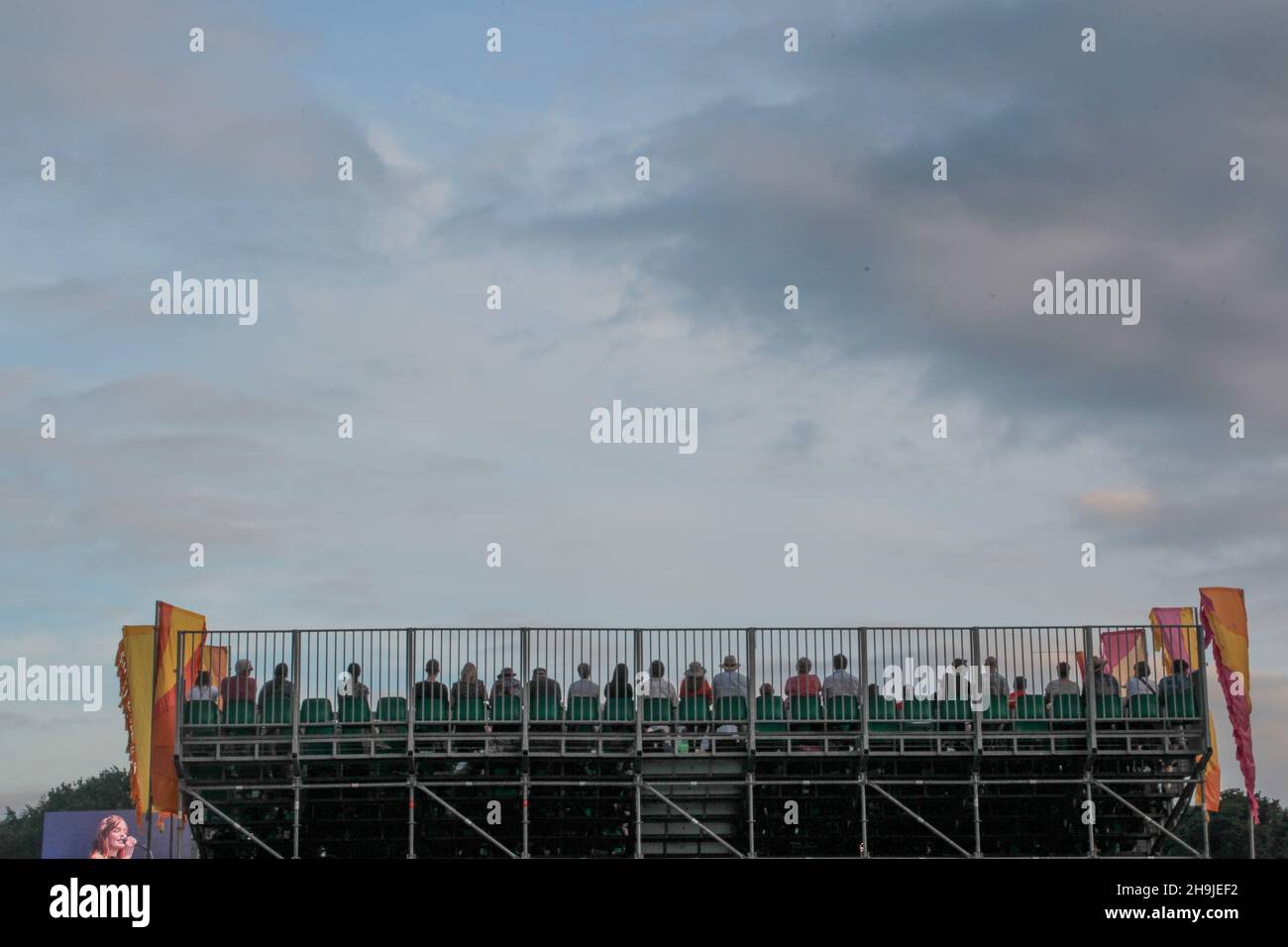 Spectator stands hi-res stock photography and images - Alamy