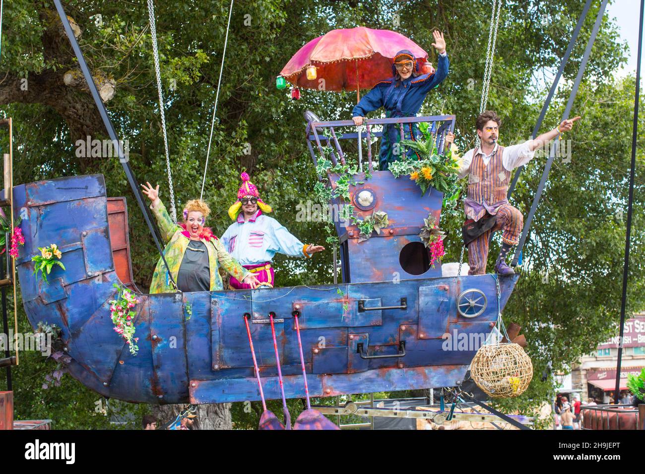 The cast of The Enfants Terribles theatre company (l-r: Lizzy Dive ...