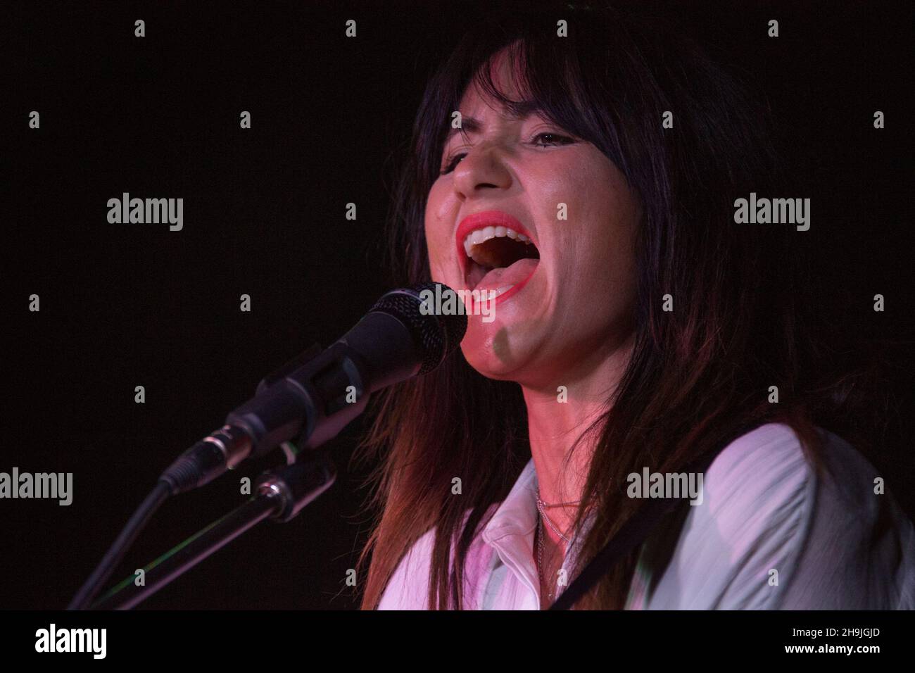 KT Tunstall performing a special gig for fans at the HMV store in ...