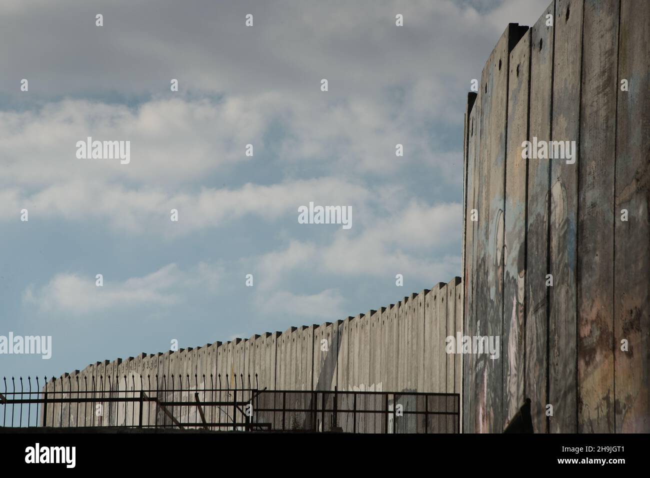 Views of the wall of separation near the Aida refugee camp in Bethlehem ...