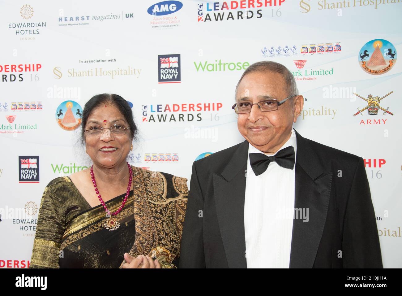 Lord Swaraj Paul and his wife posing for photos before the 2016 GG2 ...