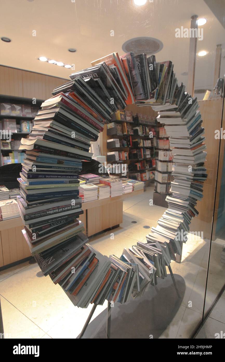 A wheel of self-supporting books on display in the British Museum ...