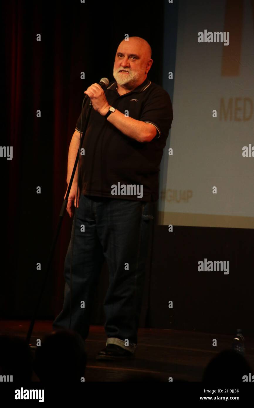 Comedy alexei sayle hi-res stock photography and images - Alamy