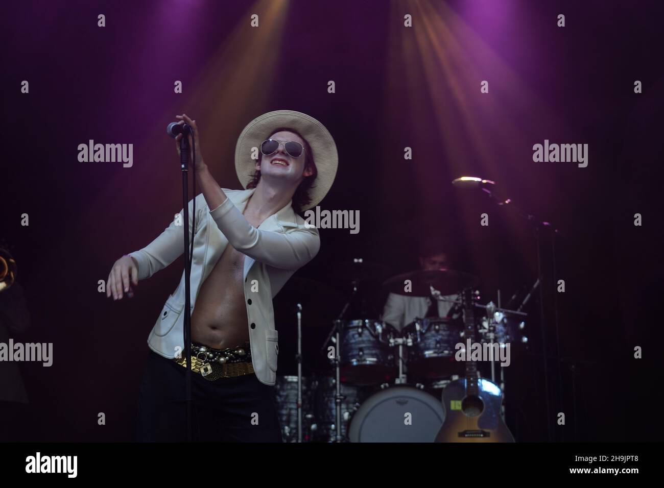 Sam France of Foxygen performing live on the Woods Stage at the 2017 ...