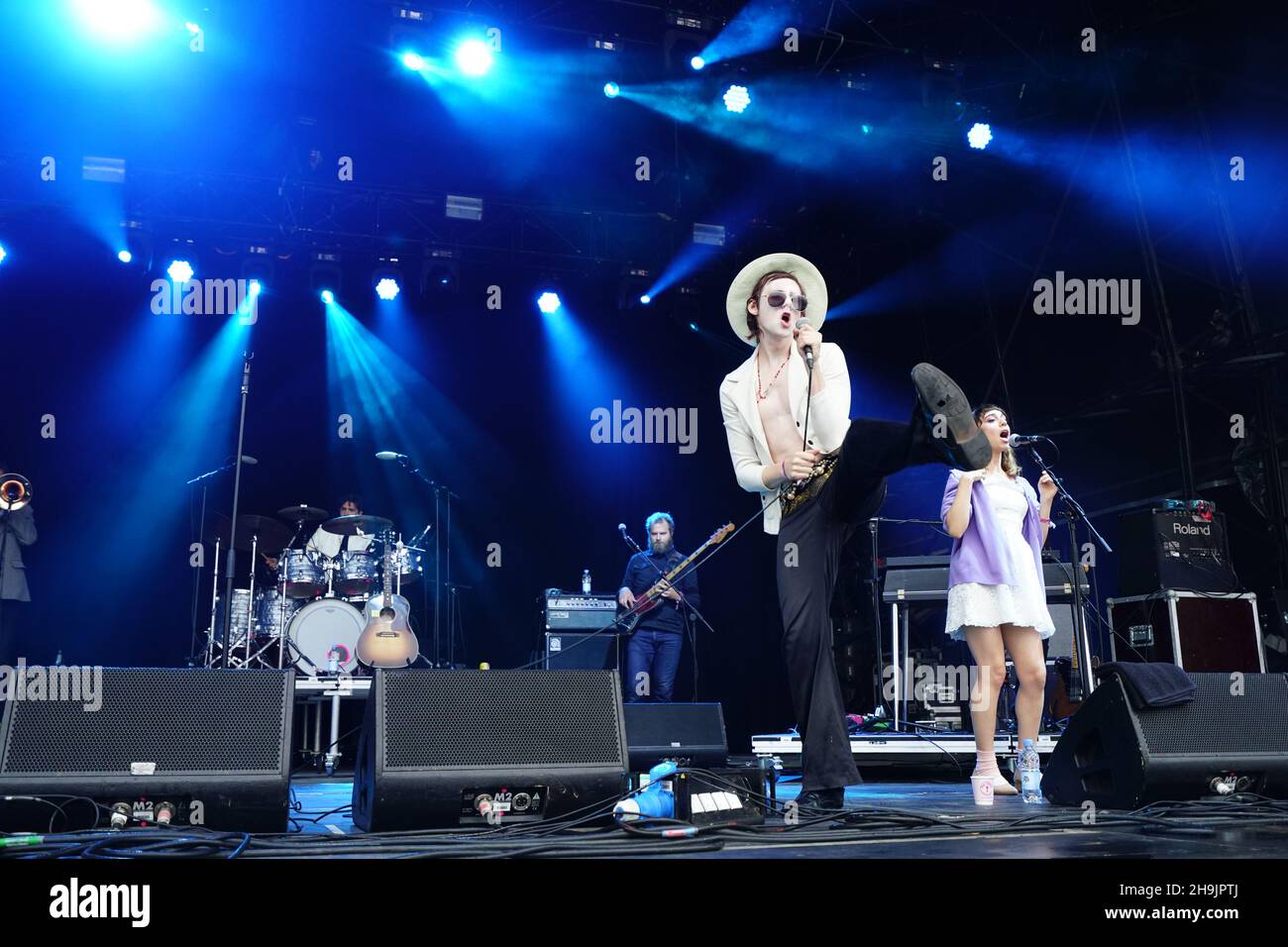 Sam France of Foxygen performing live on the Woods Stage at the 2017 ...