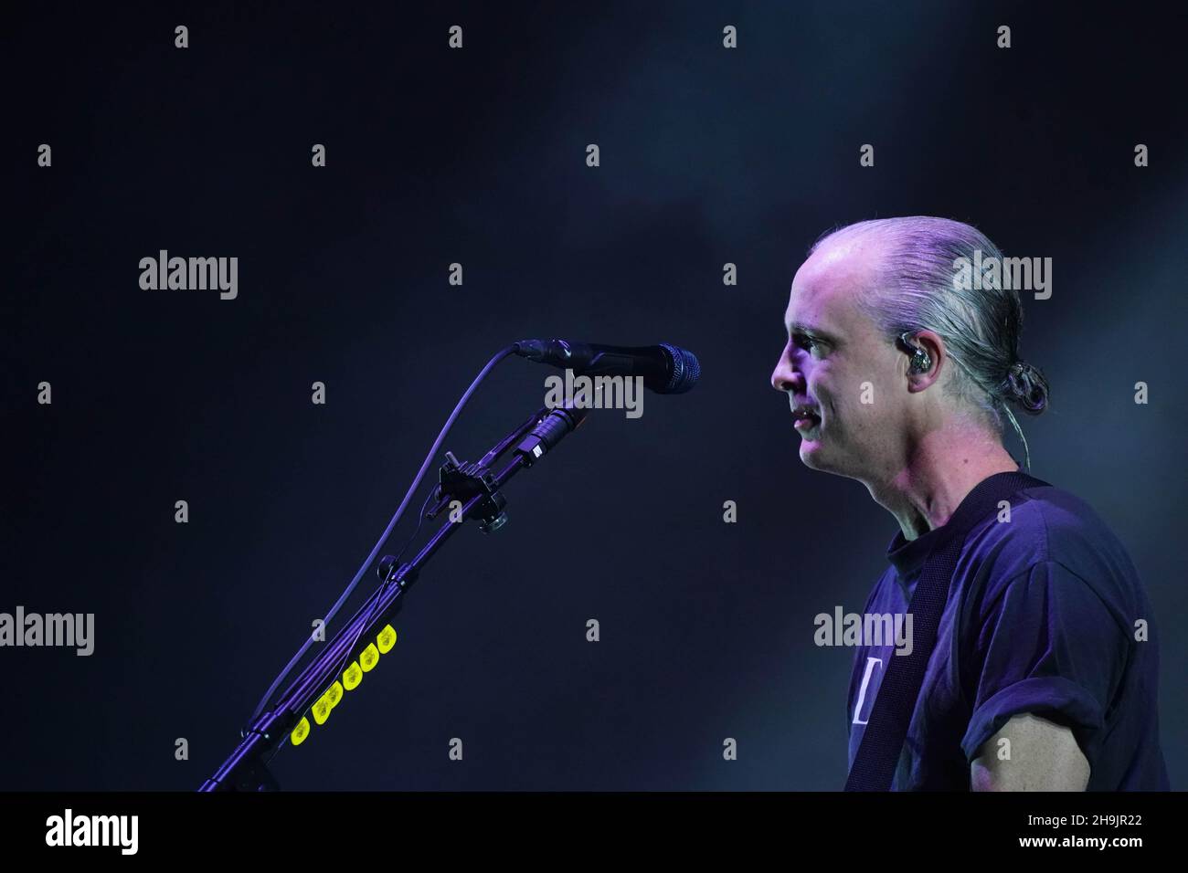 Fran healy of travis performing on the main stage hi-res stock ...
