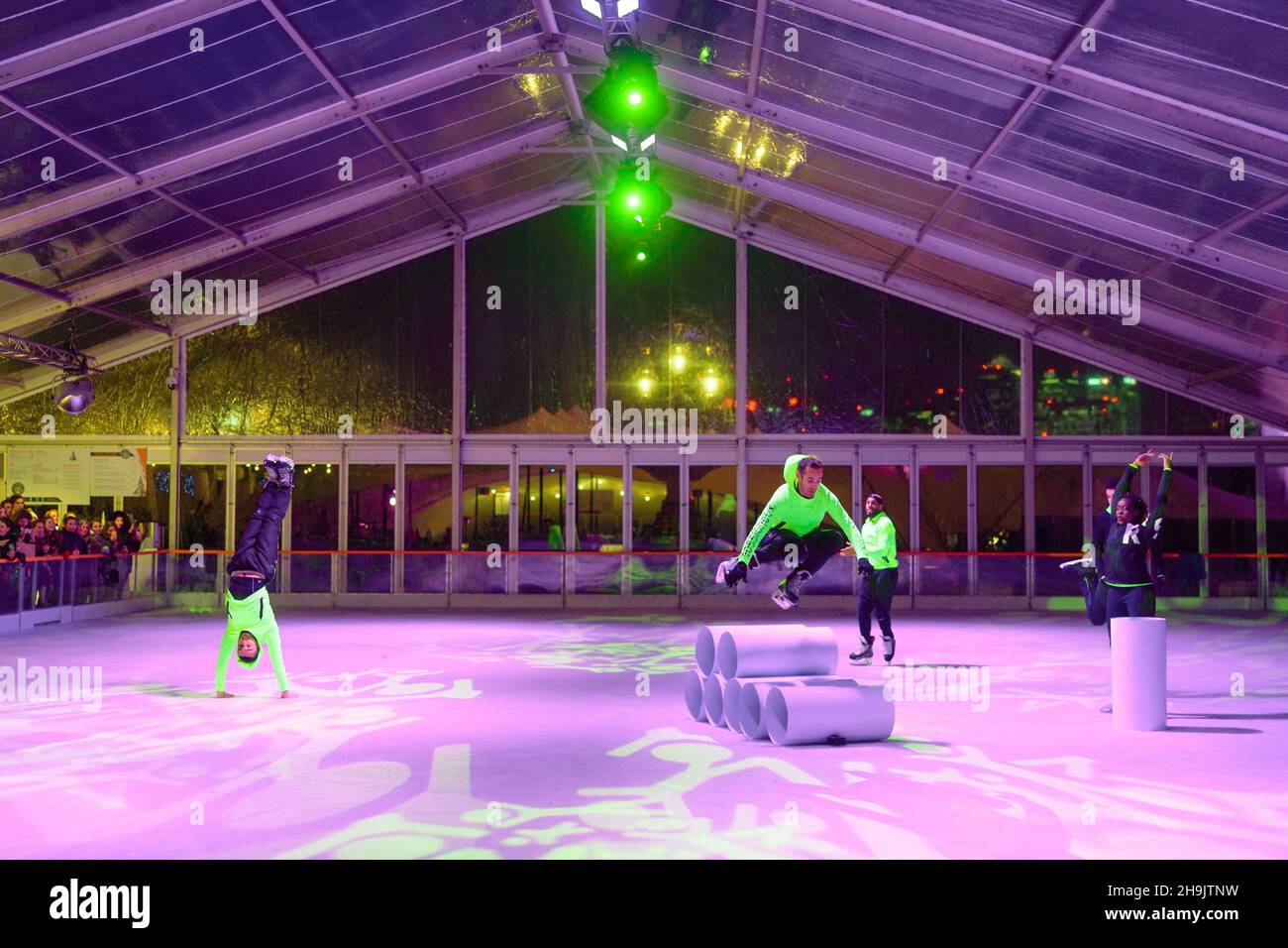 Greenwich ice rink hi-res stock photography and images - Alamy