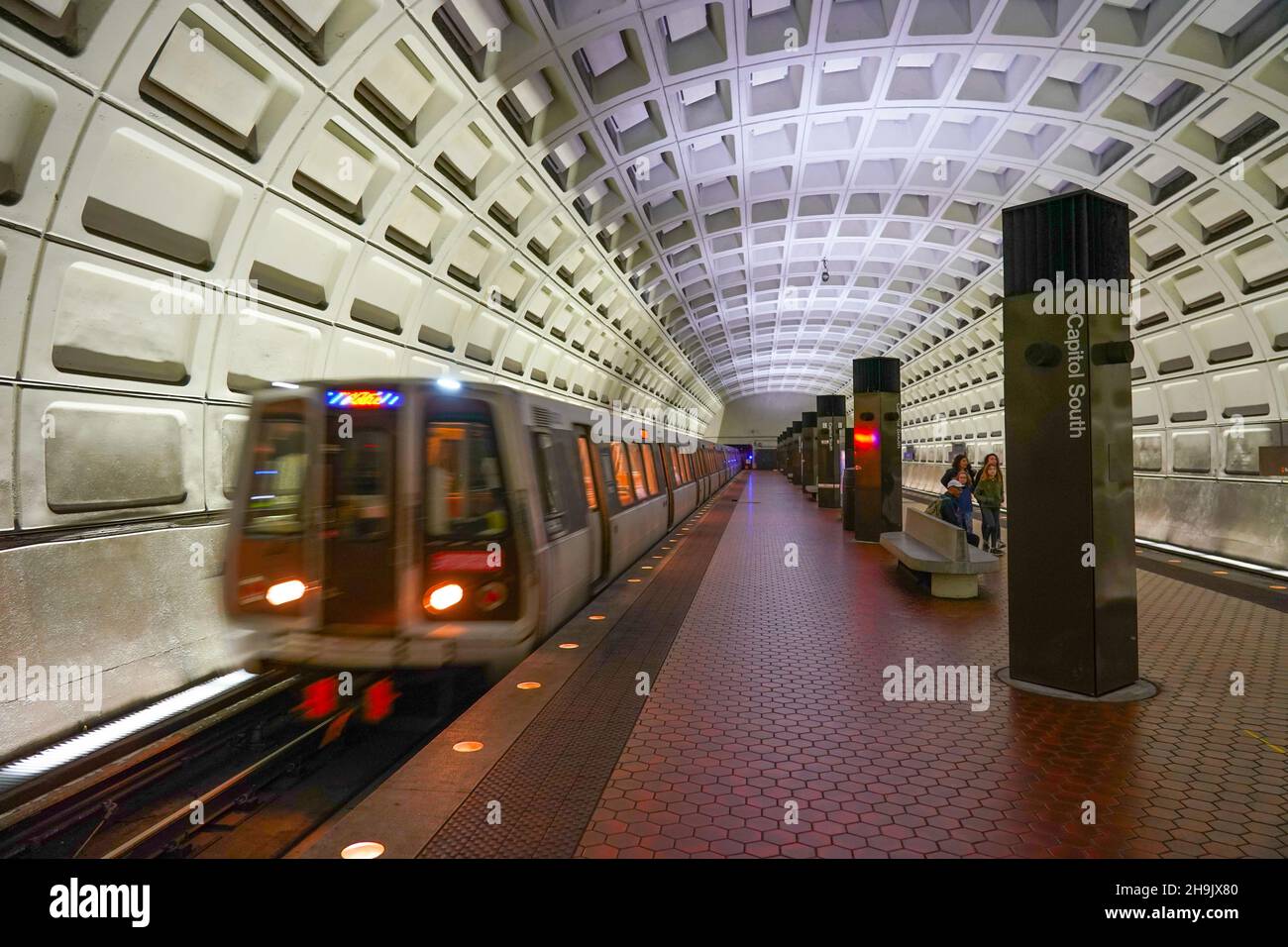 Metrorail system washington dc hi-res stock photography and images - Alamy