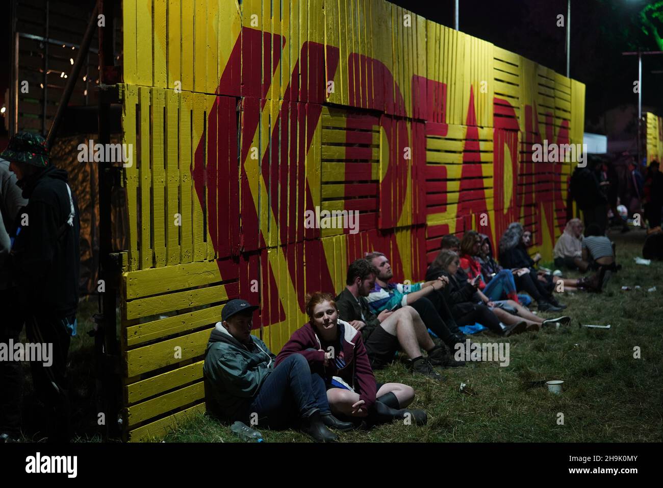 General views of the 2018 Reading Festival at night. Photo date ...