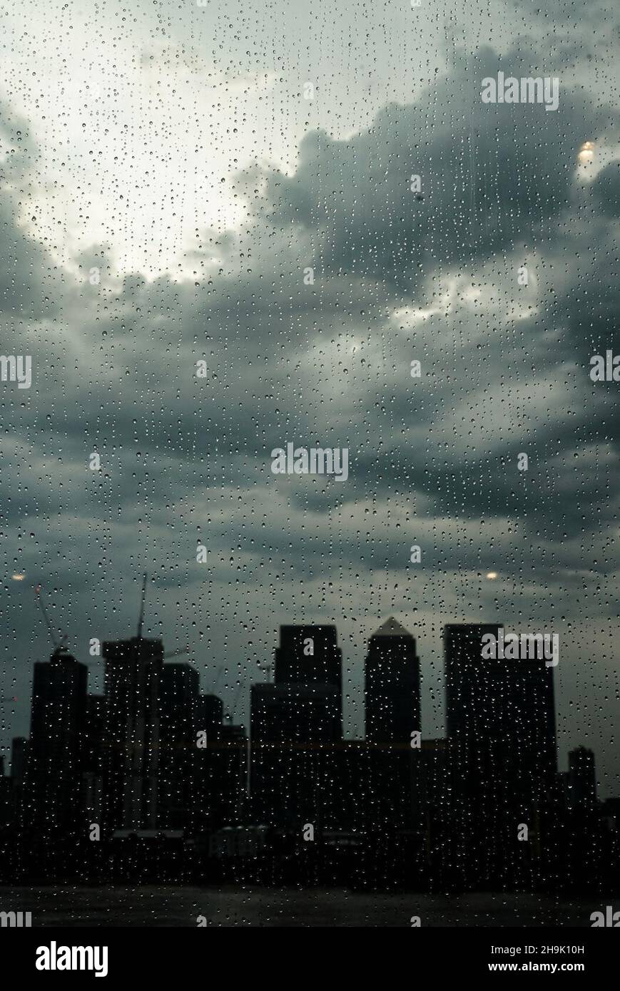 Rain on buildings hi-res stock photography and images - Alamy