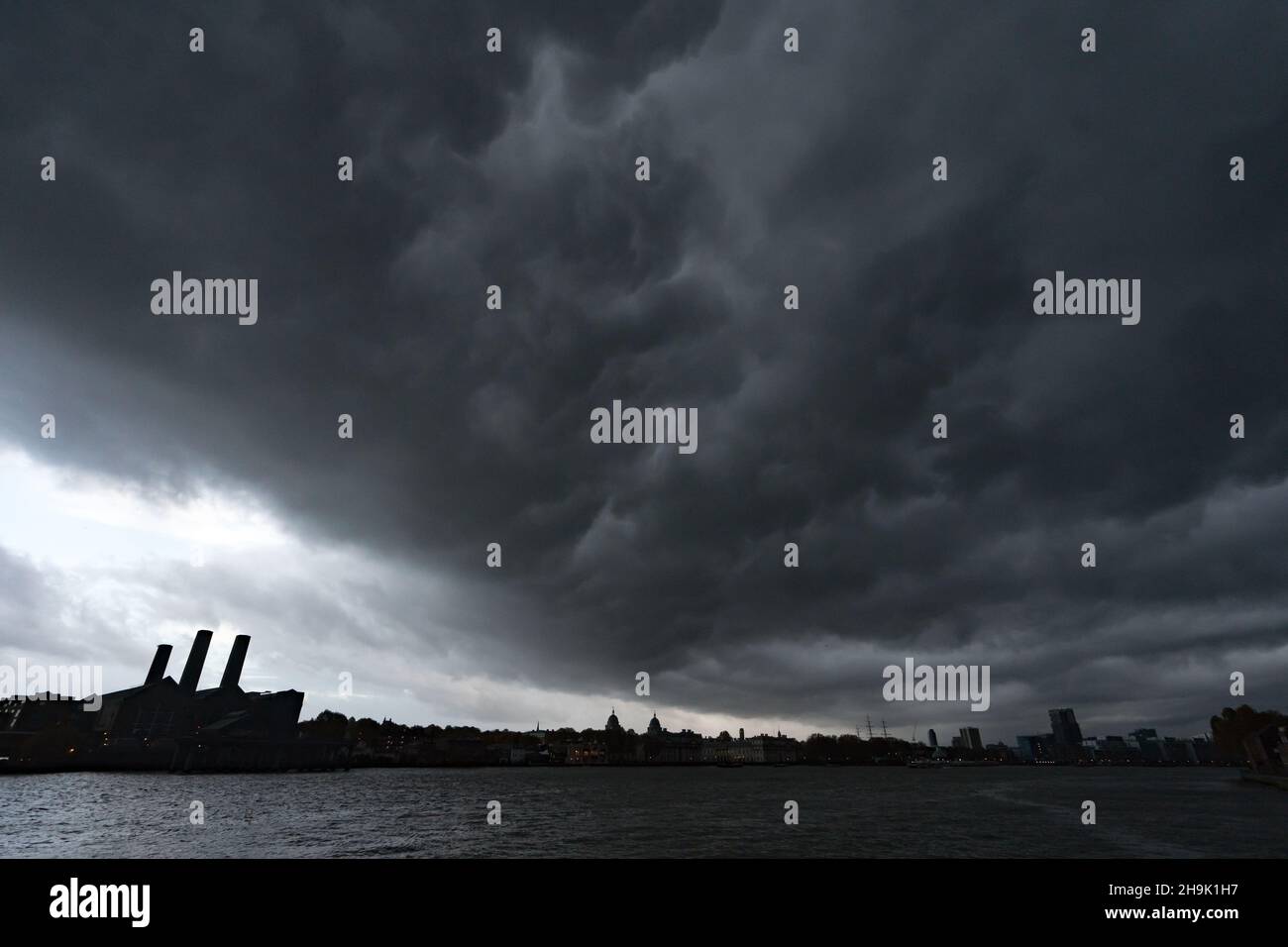 Buildings and landmarks the o2 arena london hi-res stock photography ...