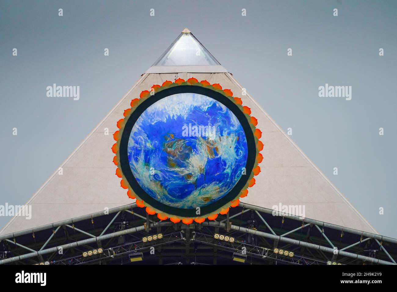 Artwork by Joe Rush (painting by Peter Rush) above the Pyramid stage at ...