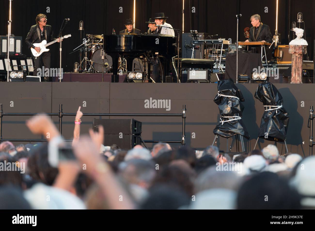 Bob dylan live in lights hi-res stock photography and images - Alamy