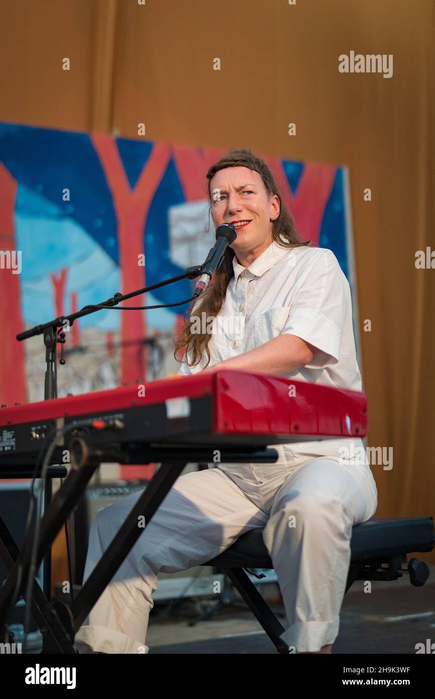 Kathryn joseph live hi-res stock photography and images - Alamy