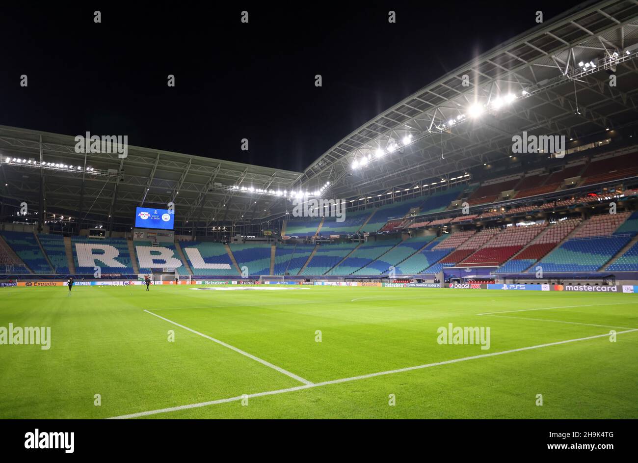 Red bull arena champions league view hi-res stock photography and ...
