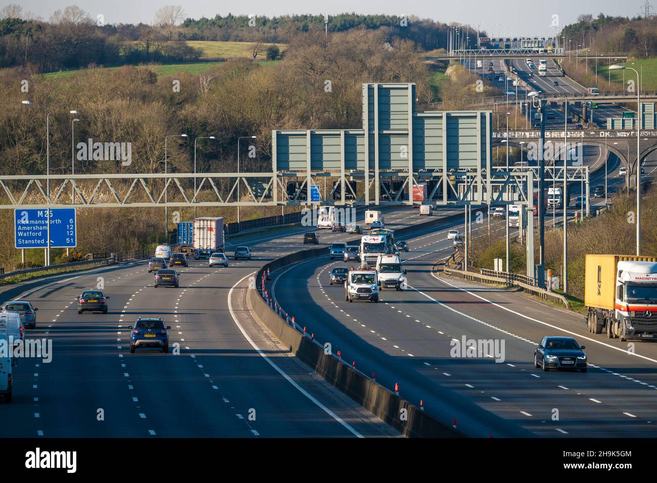 Junction 25 m25 motorway hi-res stock photography and images - Alamy