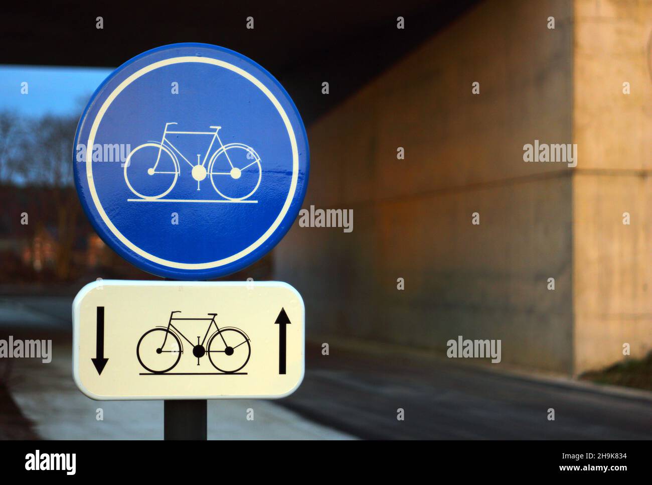 Belgian road sign. Bicycle path Stock Photo - Alamy