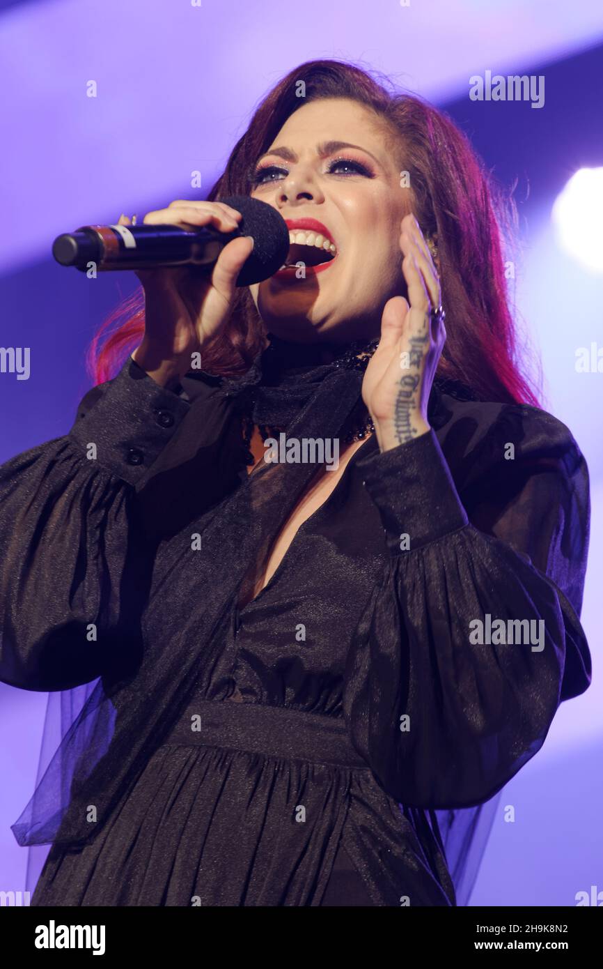 Female opera sing hi-res stock photography and images - Alamy