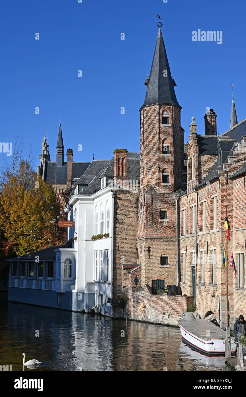 Picturesque old town houses in medieval Bruges Stock Photo - Alamy