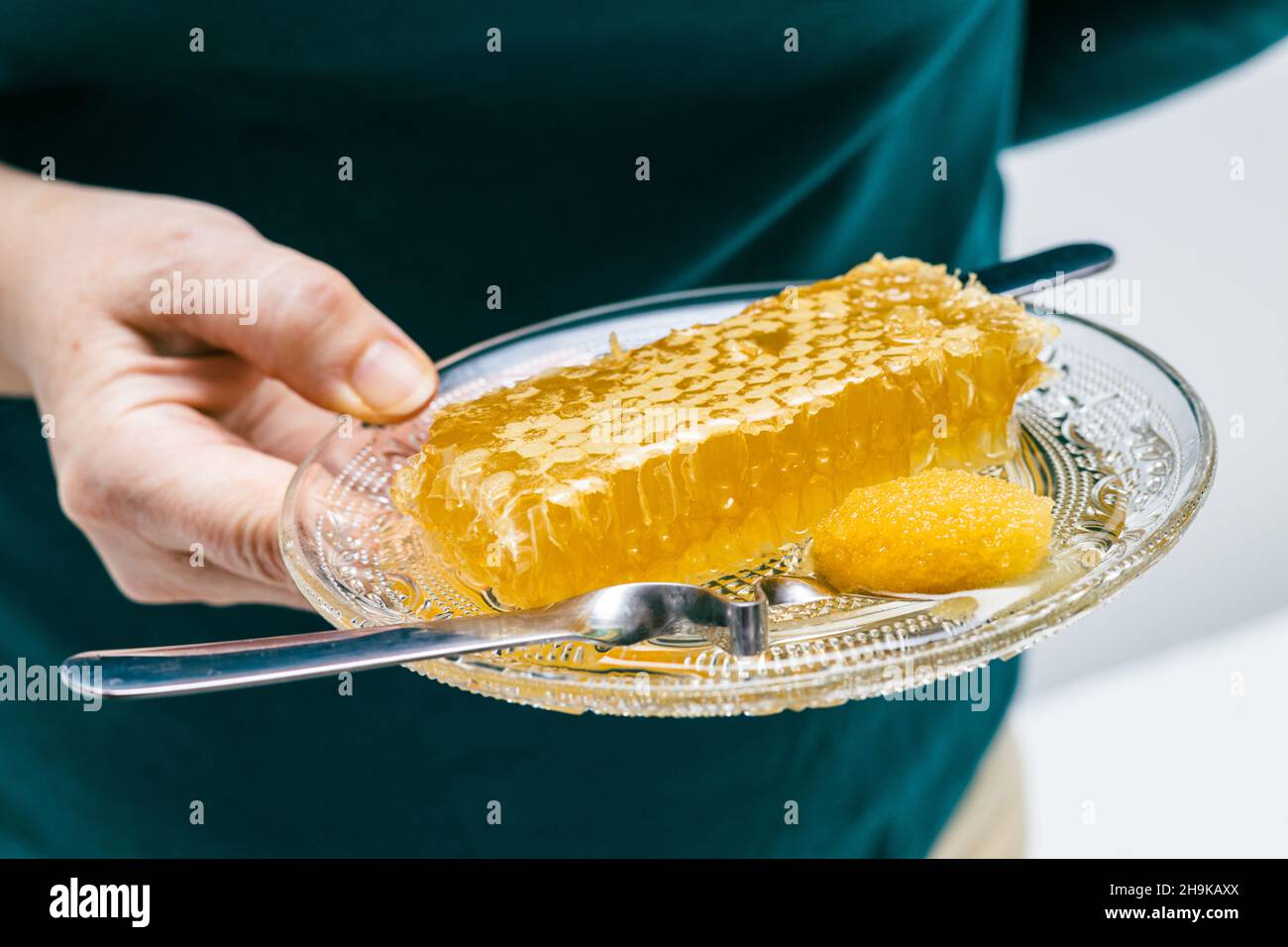 Honey dipper hands hi-res stock photography and images - Alamy