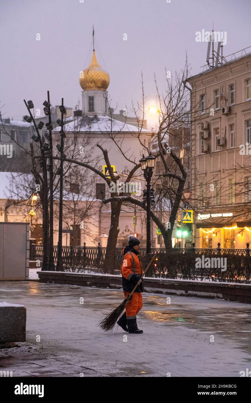 Russia train night snow hi-res stock photography and images - Alamy