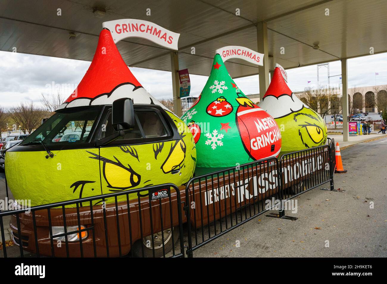 Hershey, PA, USA - December 3, 2021: The Kissmobile, now a Grinchmobile ...