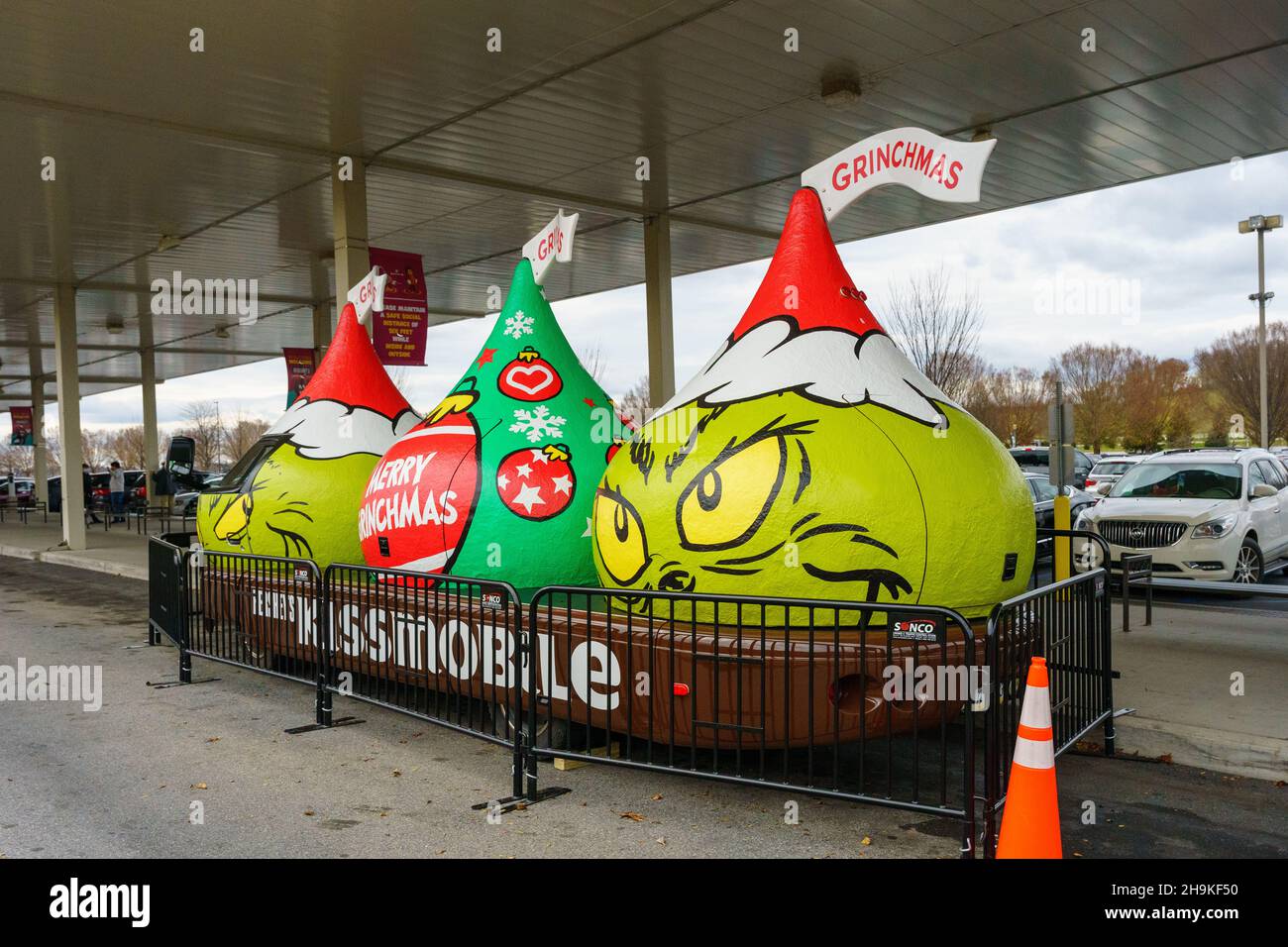 Hershey, PA, USA - December 3, 2021: The Kissmobile, now a Grinchmobile ...