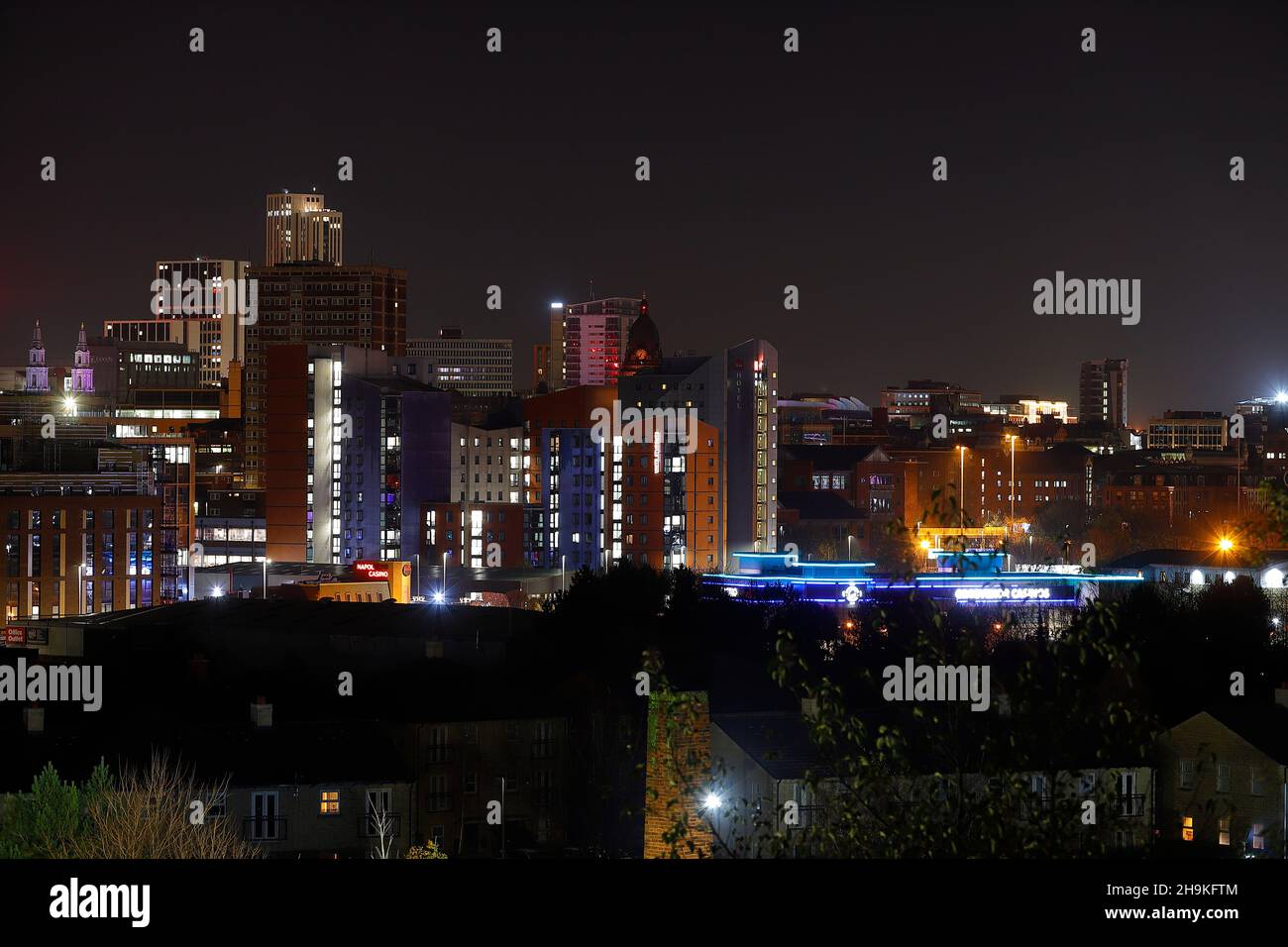 Leeds City Skyline at night Stock Photo - Alamy