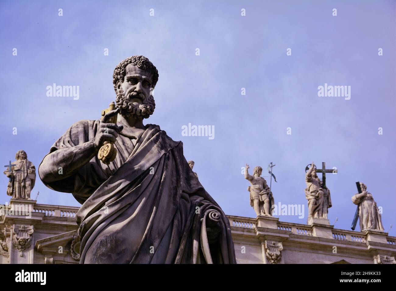 Statue of the first Catholic pope, St. Peter Stock Photo - Alamy