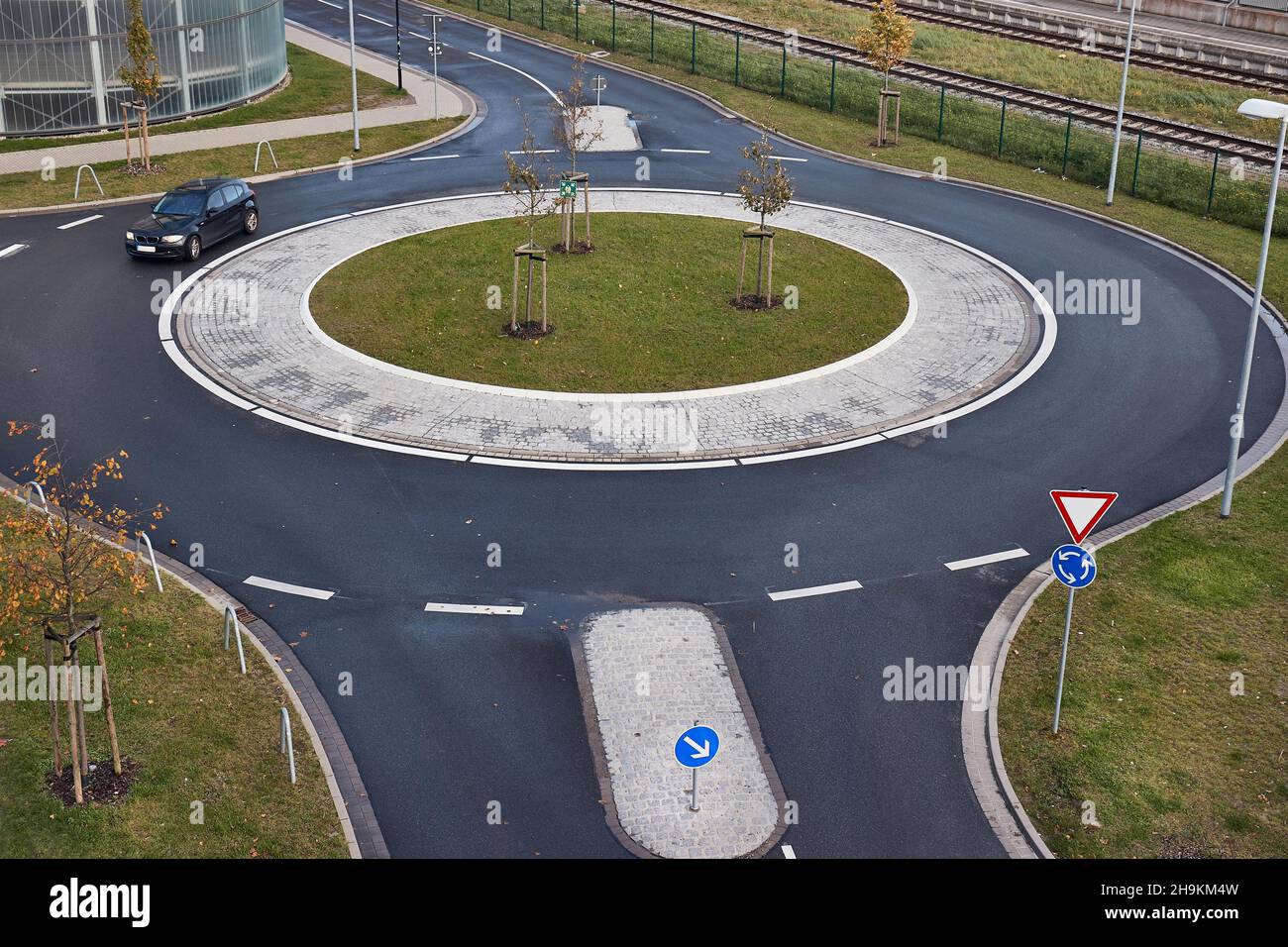 Roundabout intersection road layout Stock Photo - Alamy