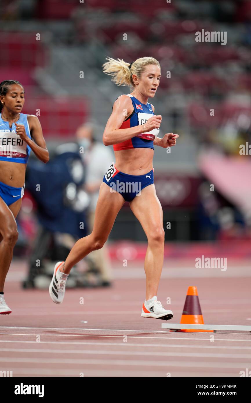 Karoline Bjerkeli Grovdal competing in the 10,000 meters of the 2020 ...