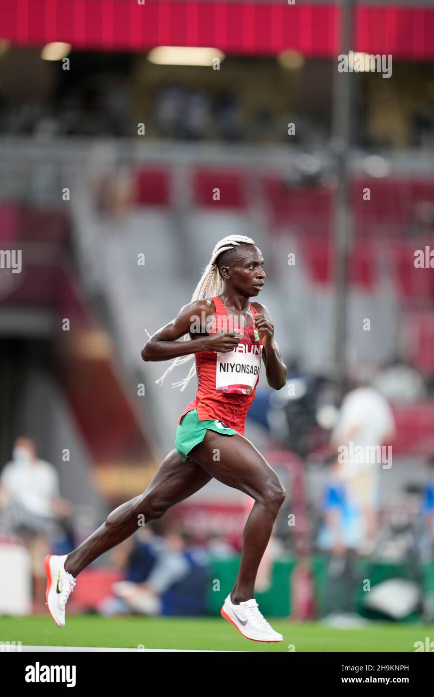Francine Niyonsaba competing in the 10,000 meters of the 2020 Tokyo ...