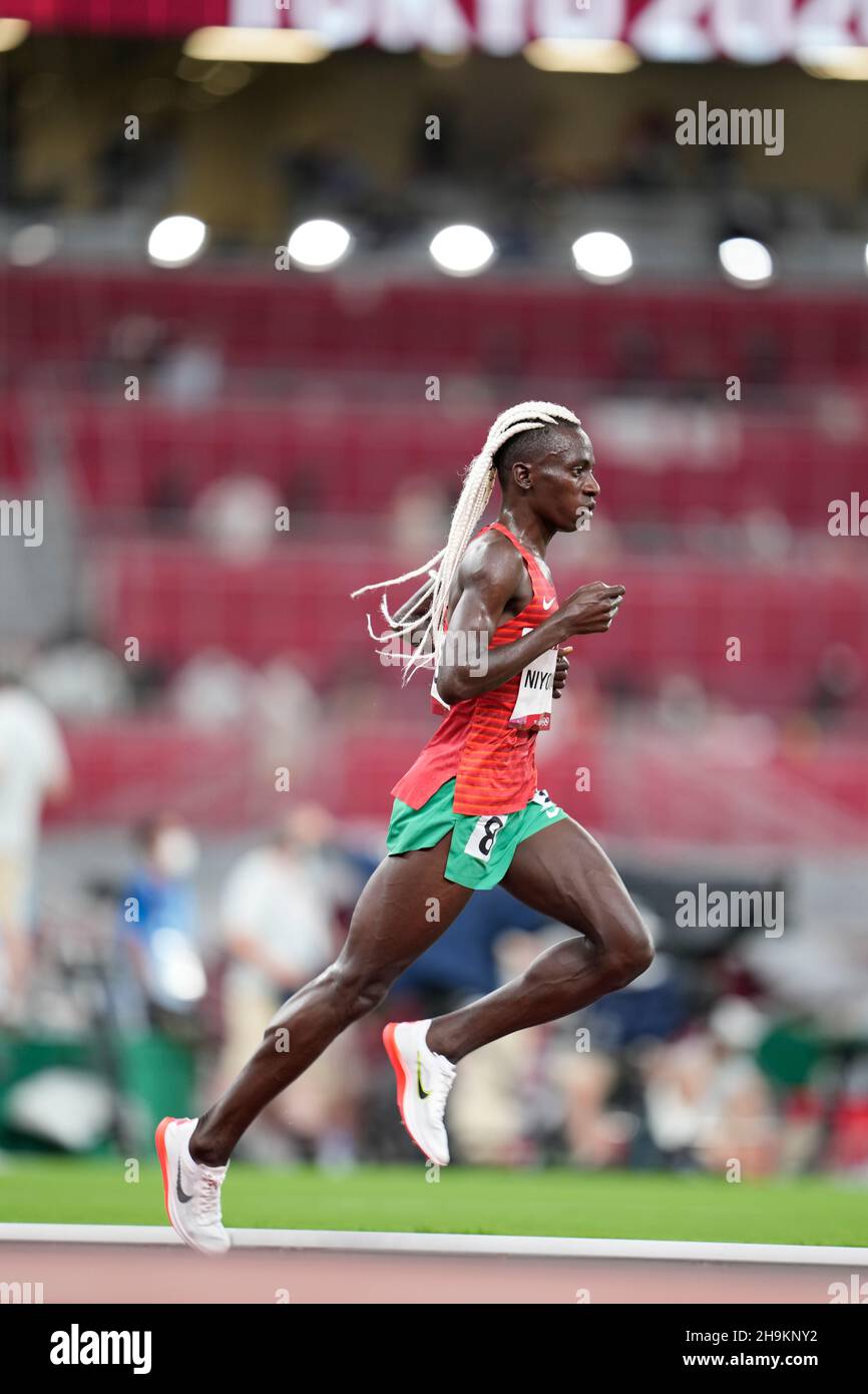 Francine Niyonsaba competing in the 10,000 meters of the 2020 Tokyo ...