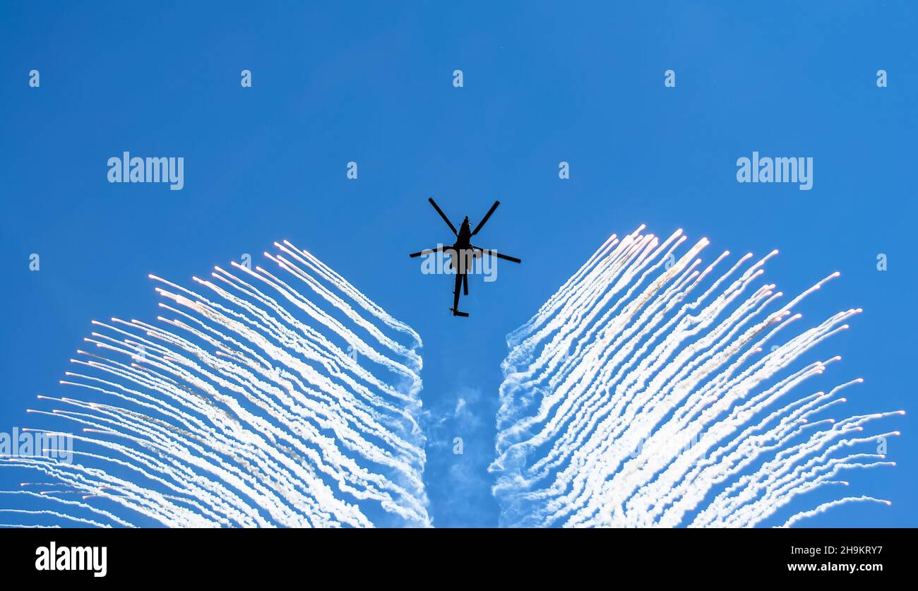 Navy helicopter landing trainer hi-res stock photography and images - Alamy Navy helicopter landing trainer hi-res stock photography and images - Alamy