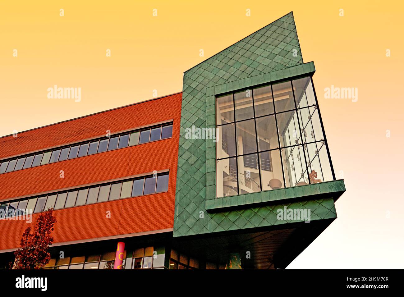 Gateshead College and its massive front window viewing platform Stock ...