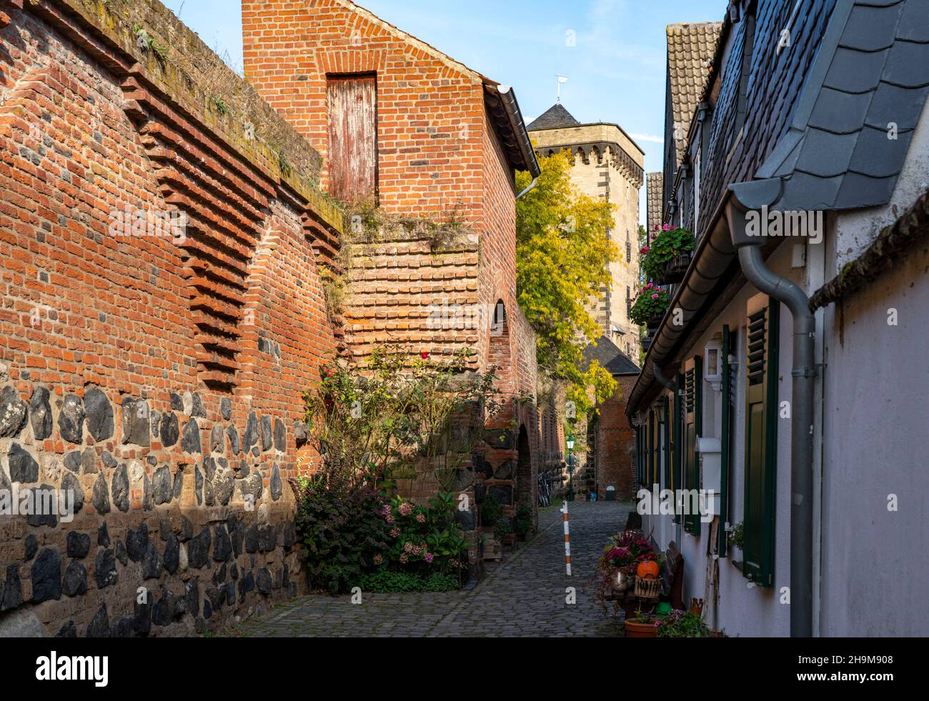 The town of Zons on the left bank of the Lower Rhine, former Feste Zone ...