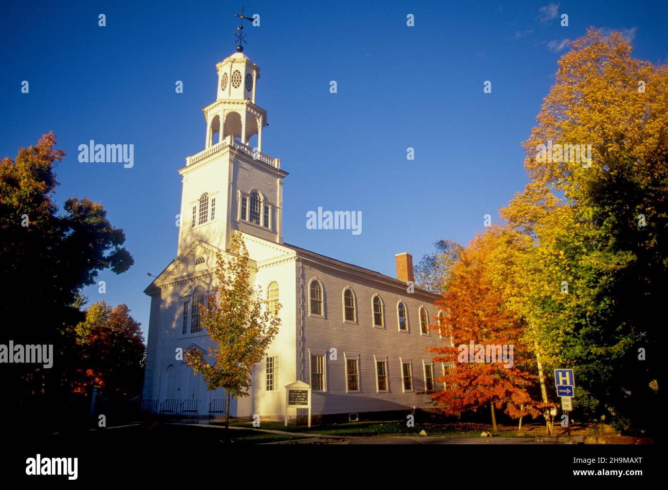 Steeple first congregational church old hi-res stock photography and ...