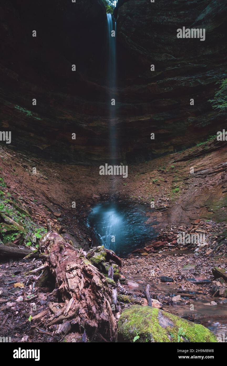 Box Canyon With Waterfall Stock Photo - Alamy