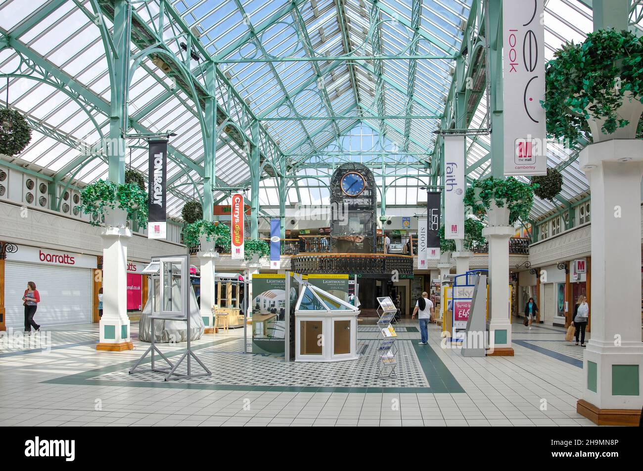 Camberley town centre hi-res stock photography and images - Alamy