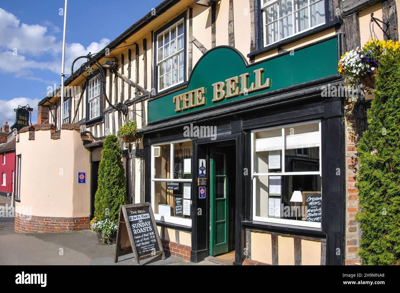 Hill house inn hi-res stock photography and images - Alamy