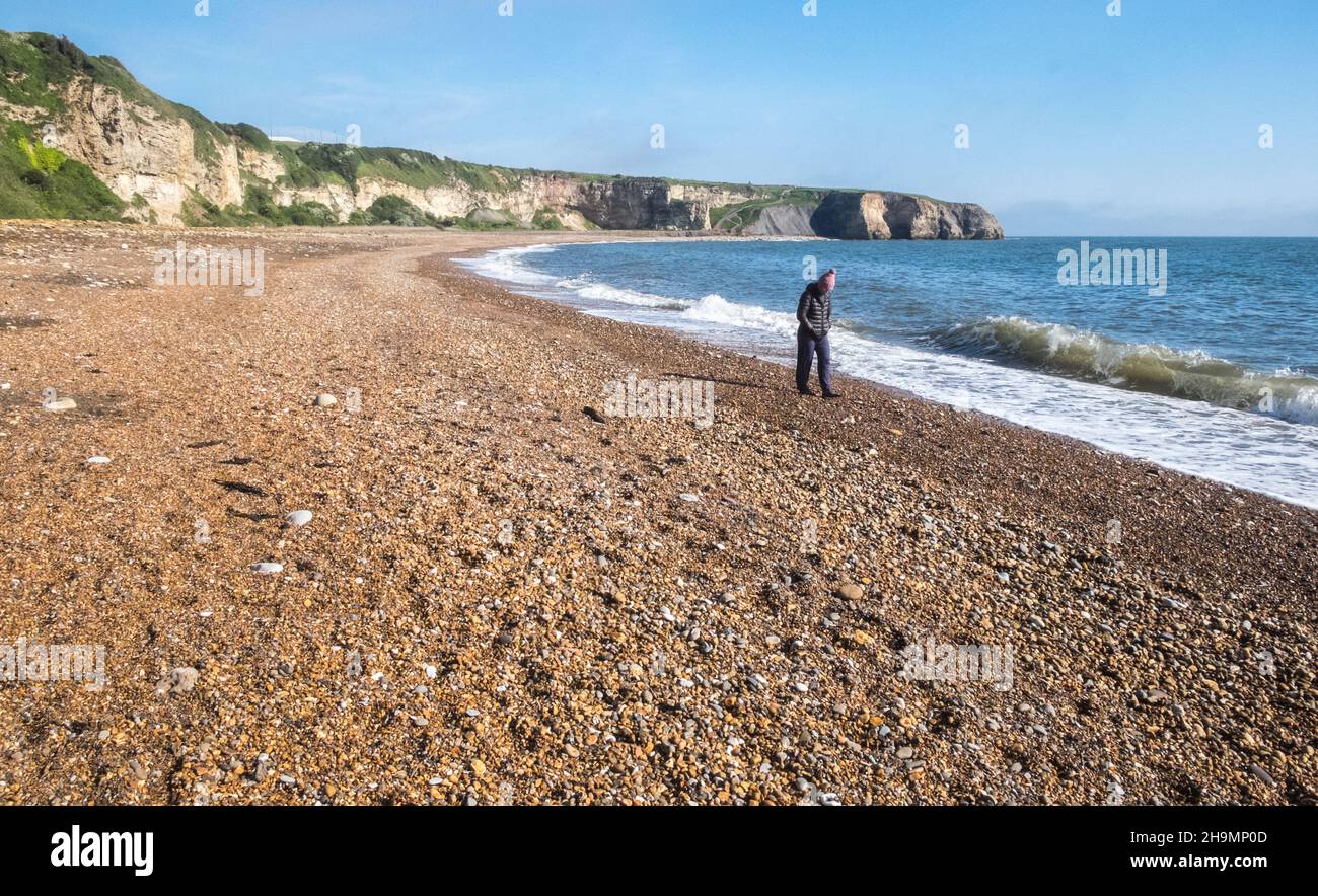looking,searching,beach-combing,beachcombing,for,Sea glass,seaglass,on ...