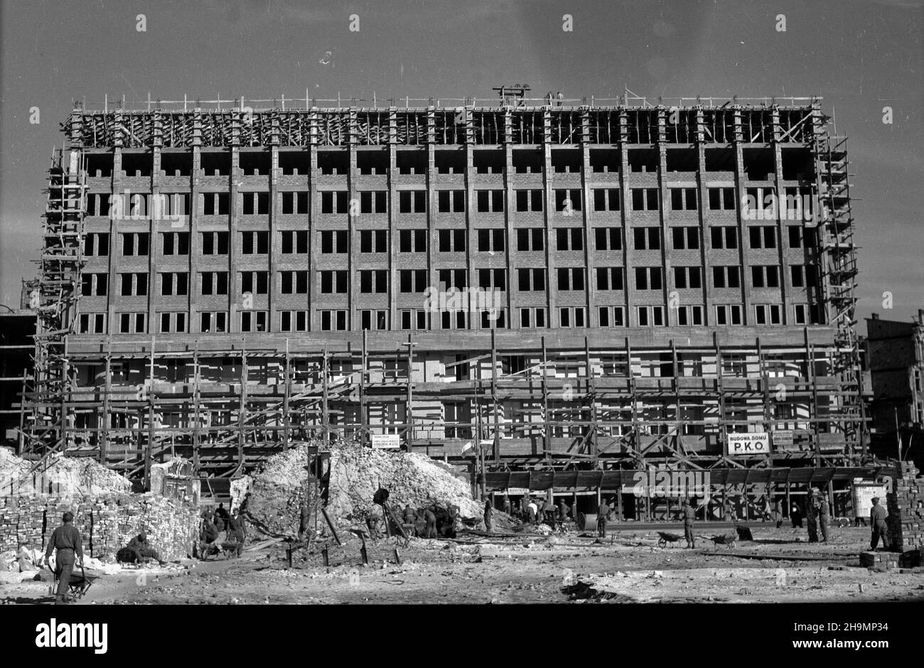 Warsaw reconstruction office hi-res stock photography and images - Alamy