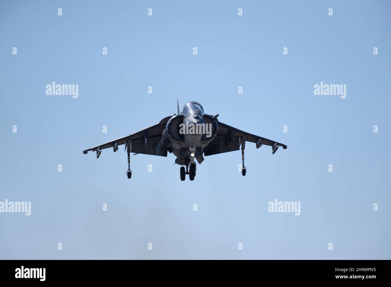 Harrier jump jet fighter hi-res stock photography and images - Alamy