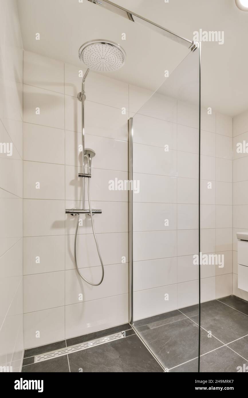 Modern shower cubicle in a superb bathroom Stock Photo - Alamy